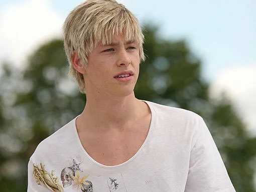 Maxxie Oliver | LGBT Characters Wikia | Fandom