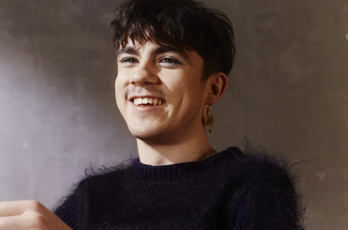 Declan McKenna | LGBTQIA+ Wiki | Fandom