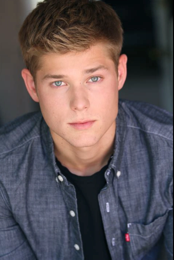 Mason Dye | The Lifetime Movies Wiki | Fandom