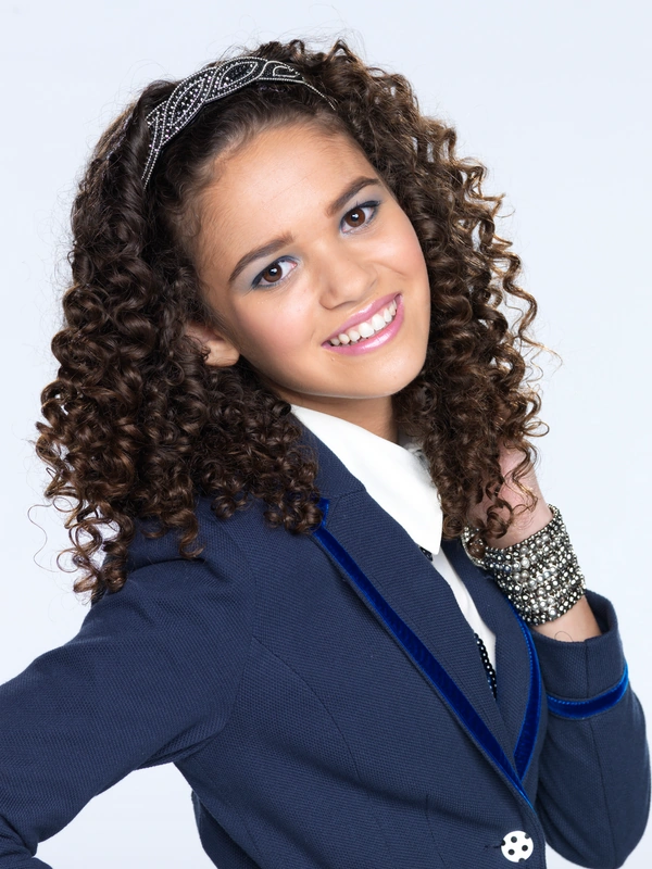 Allie Brooks | Life With Boys Wiki | Fandom