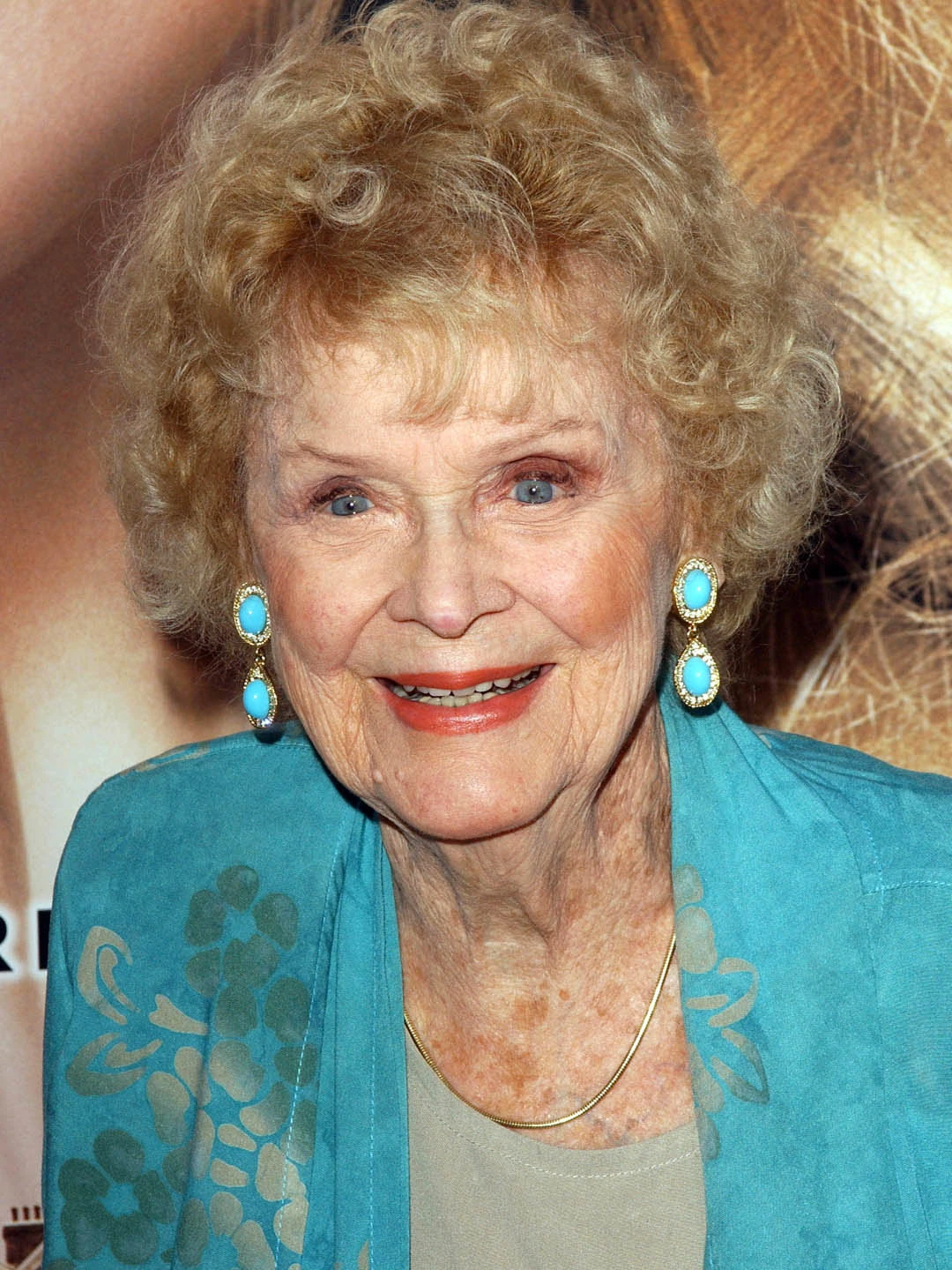 Gloria Stuart | Lightstorm Entertainment Wiki | Fandom
