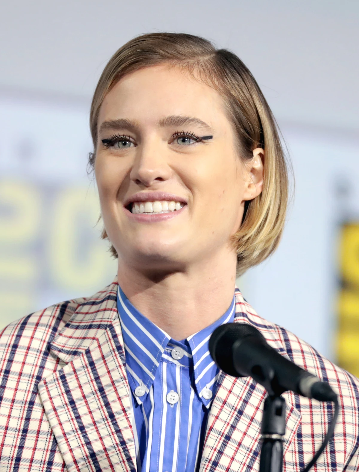 Mackenzie Davis | Lightstorm Entertainment Wiki | Fandom