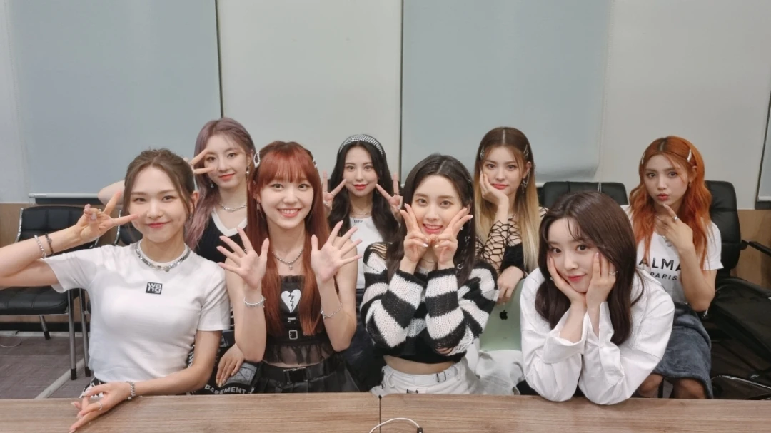 VLive Livestreams | LIGHTSUM Wiki | Fandom