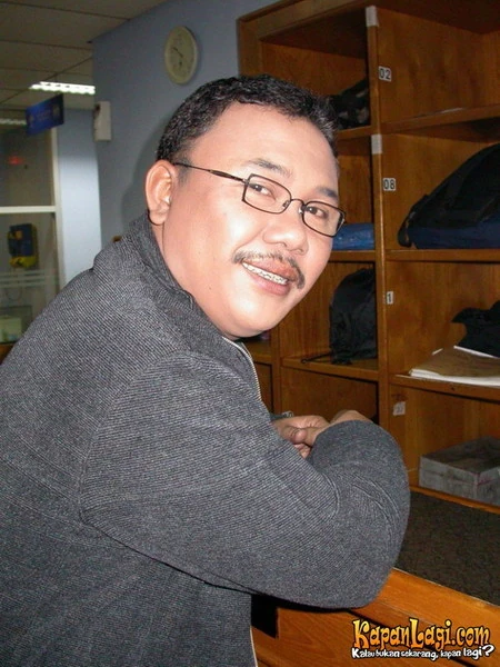 Doel Sumbang | Lirik Lagu | Fandom