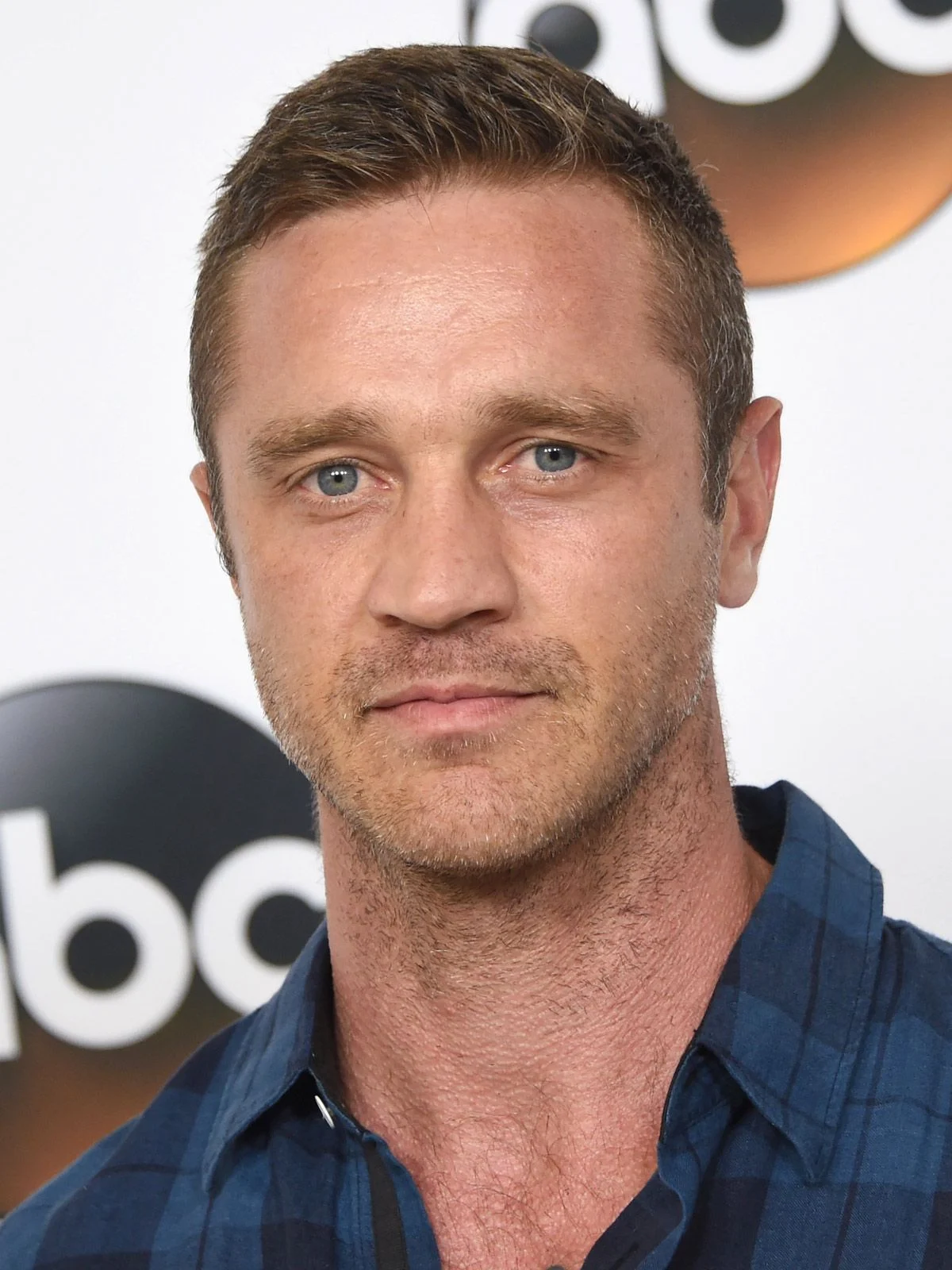 Devon Sawa | List of Deaths Wiki | Fandom