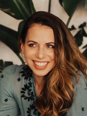 Laura Bailey | List of Deaths Wiki | Fandom