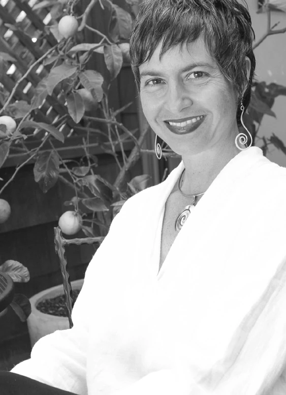 Helen Klonaris | Literatura Wiki | Fandom