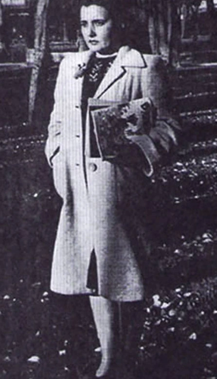 Dos Poemas de Claudia Lars | Literatura Wiki | Fandom