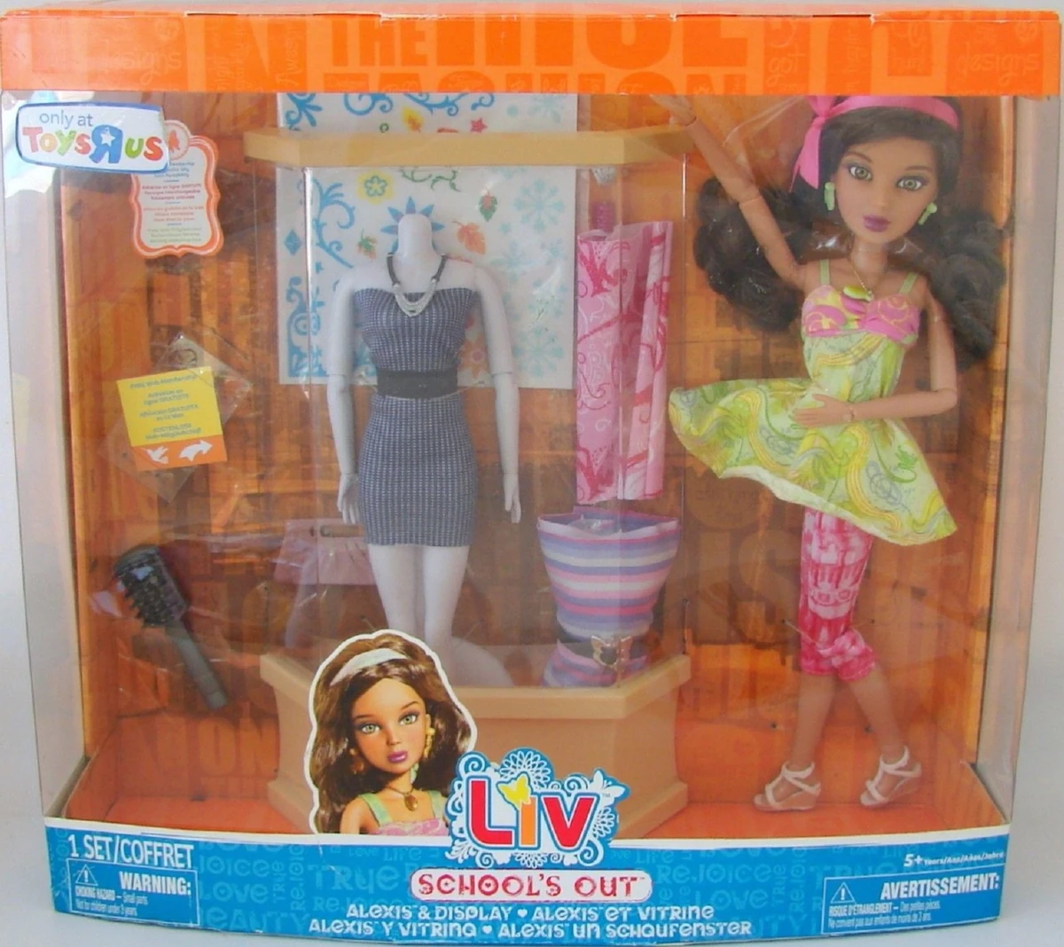 Boutique Window Display | Liv Dolls Wiki | Fandom