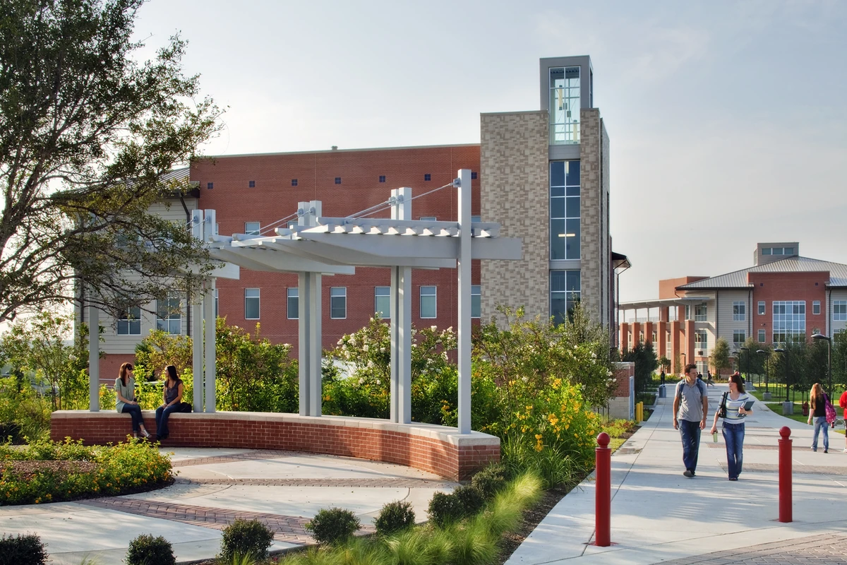 Lockwell University | Lockwell Unlocked Wiki | Fandom