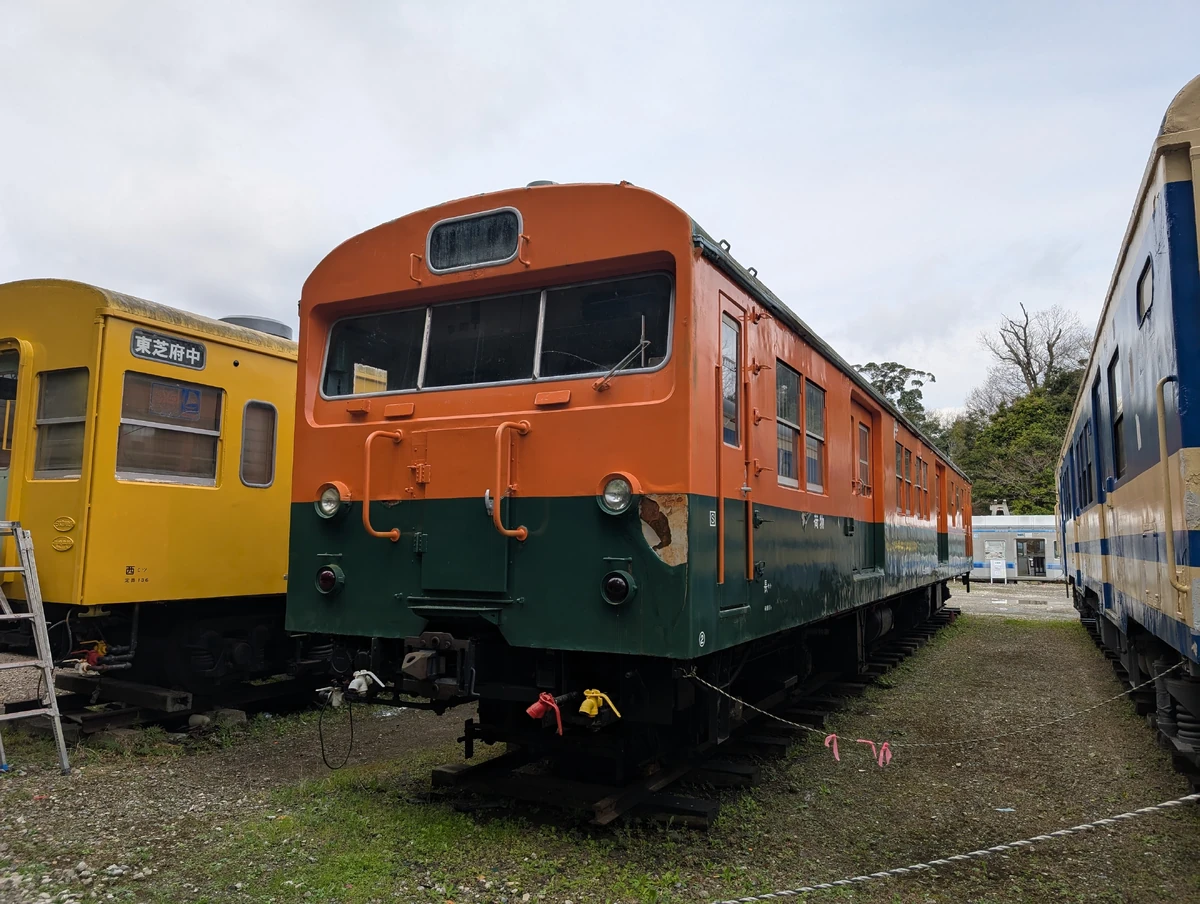 KuMoNi 83 series | Locomotive Wiki | Fandom