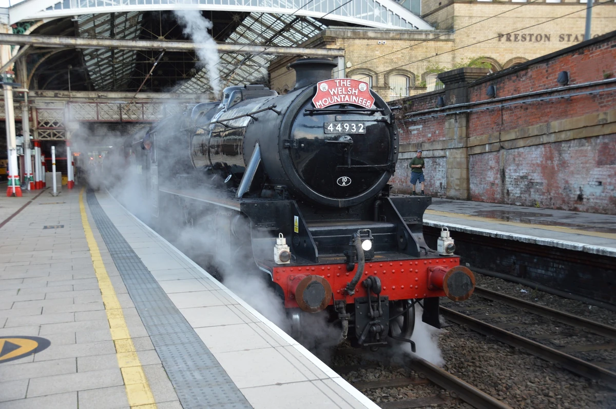 LMS Stanier Class 5 No. 4932 | Locomotive Wiki | Fandom