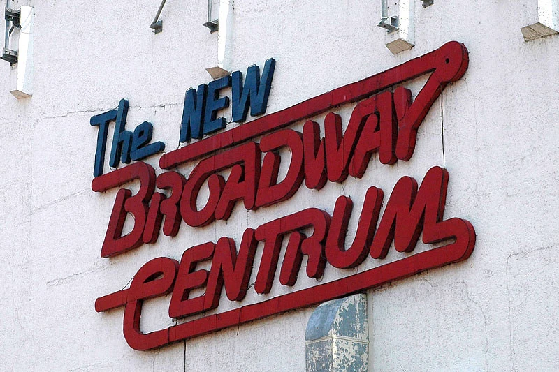 Broadway Centrum | Logopedia | Fandom