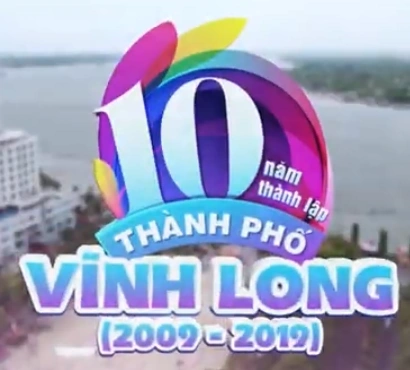 10 năm TPVL | Wikia Logos | Fandom