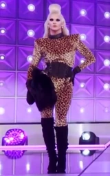 Elliott with 2 Ts | RuPaul's Drag Race Wiki | Fandom