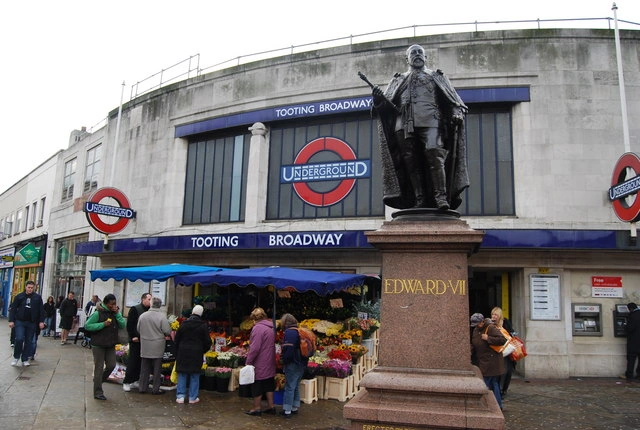 Tooting Broadway Station | London Wiki | Fandom