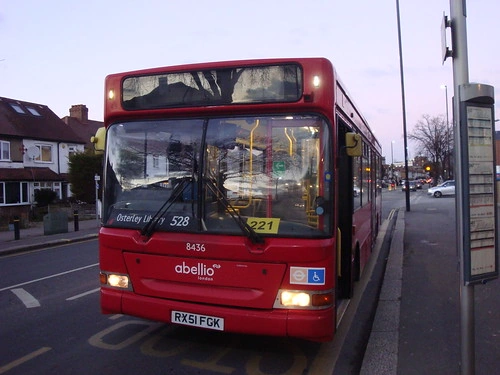 London Buses route 528 | London Wiki | Fandom