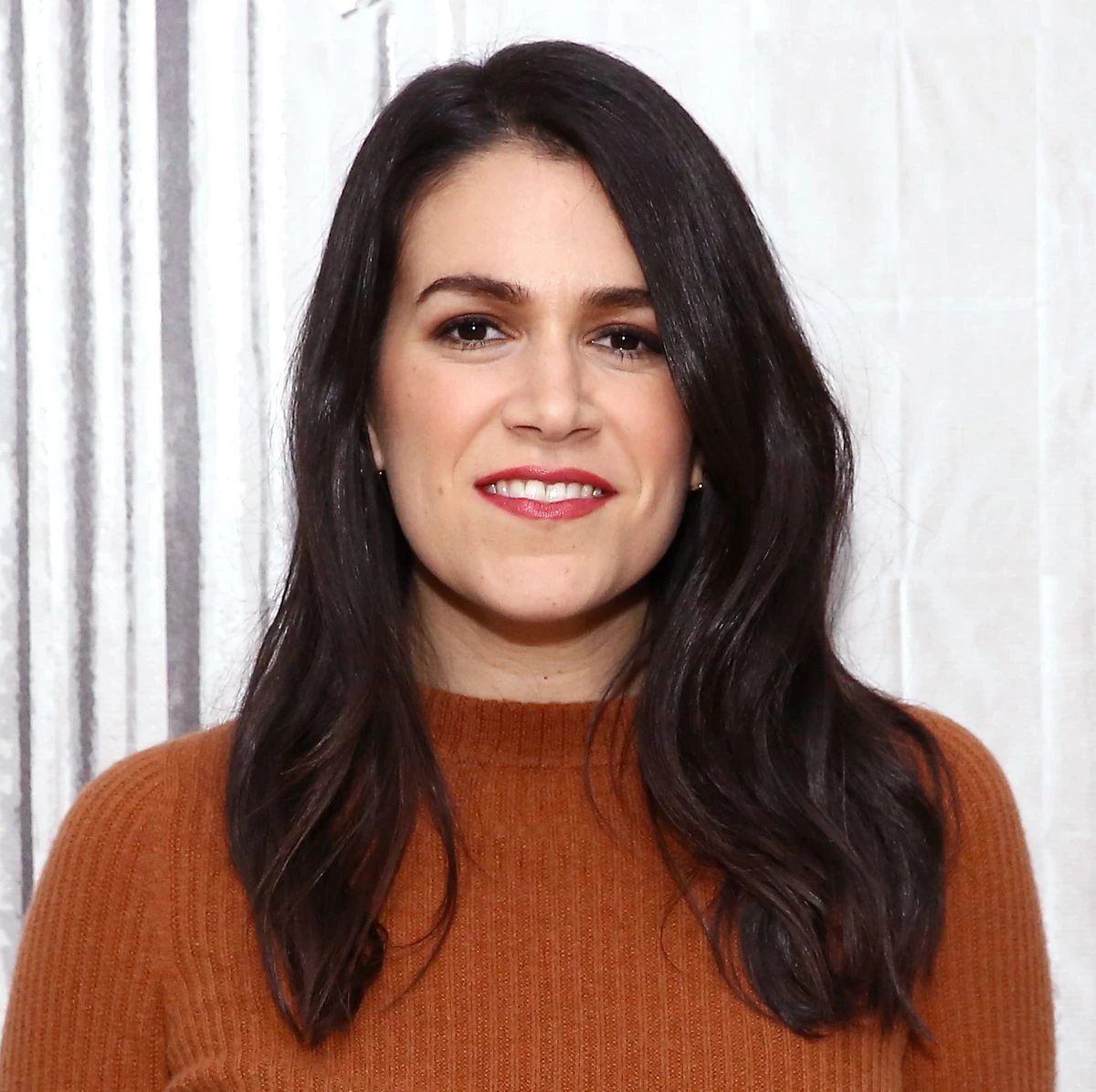 Abbi Jacobson | Long Story Short Wiki | Fandom