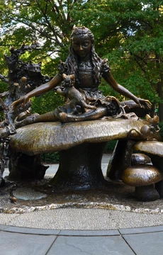 Alice in Wonderland Statue | Wonderland Wiki | Fandom