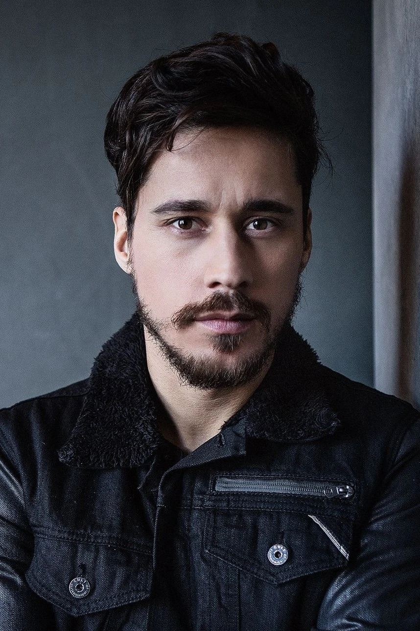 Peter Gadiot | Wonderland Wiki | Fandom