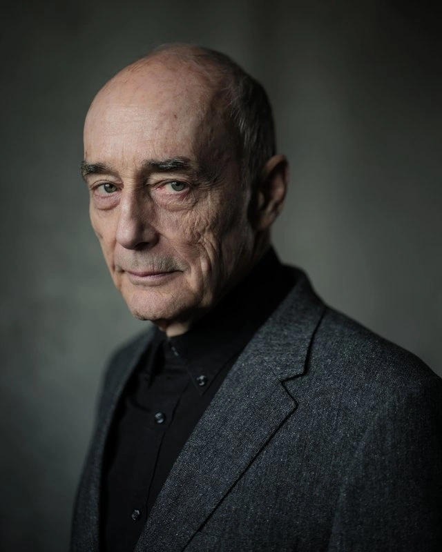 Garrick Hagon | Wonderland Wiki | Fandom