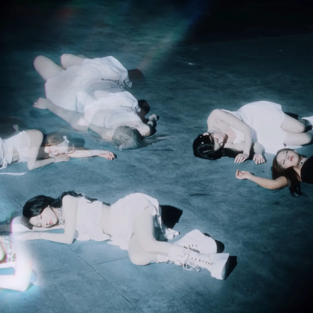 TTYL | LOOΠΔ Wiki | Fandom