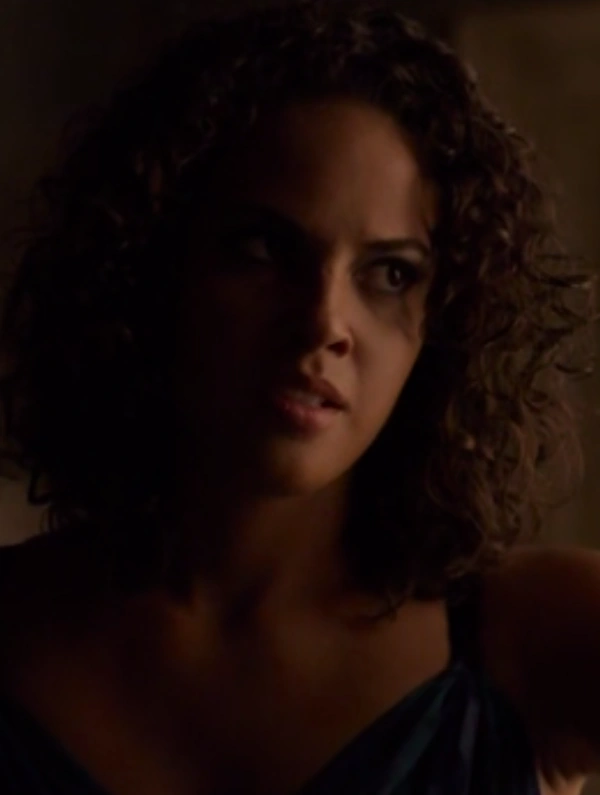 Chloe | Lost Girl Wiki | Fandom