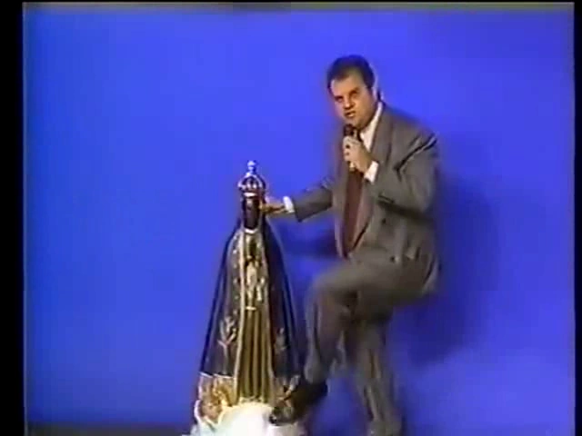 Chute na santa: Agresión a efigie de la Virgen (metraje de controversia ...