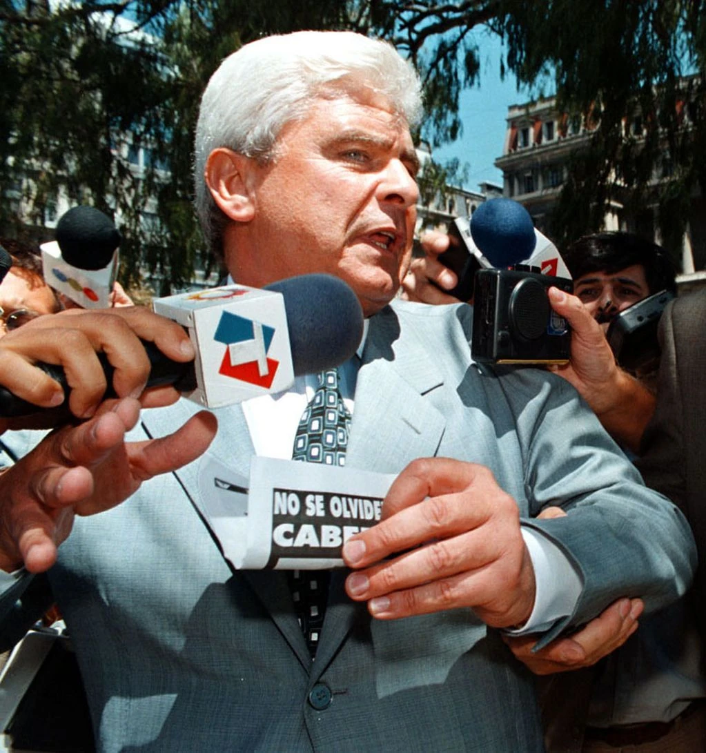 Alfredo Yabrán (fotografías inéditas de cadáver; 1998) | Wikia Lost ...