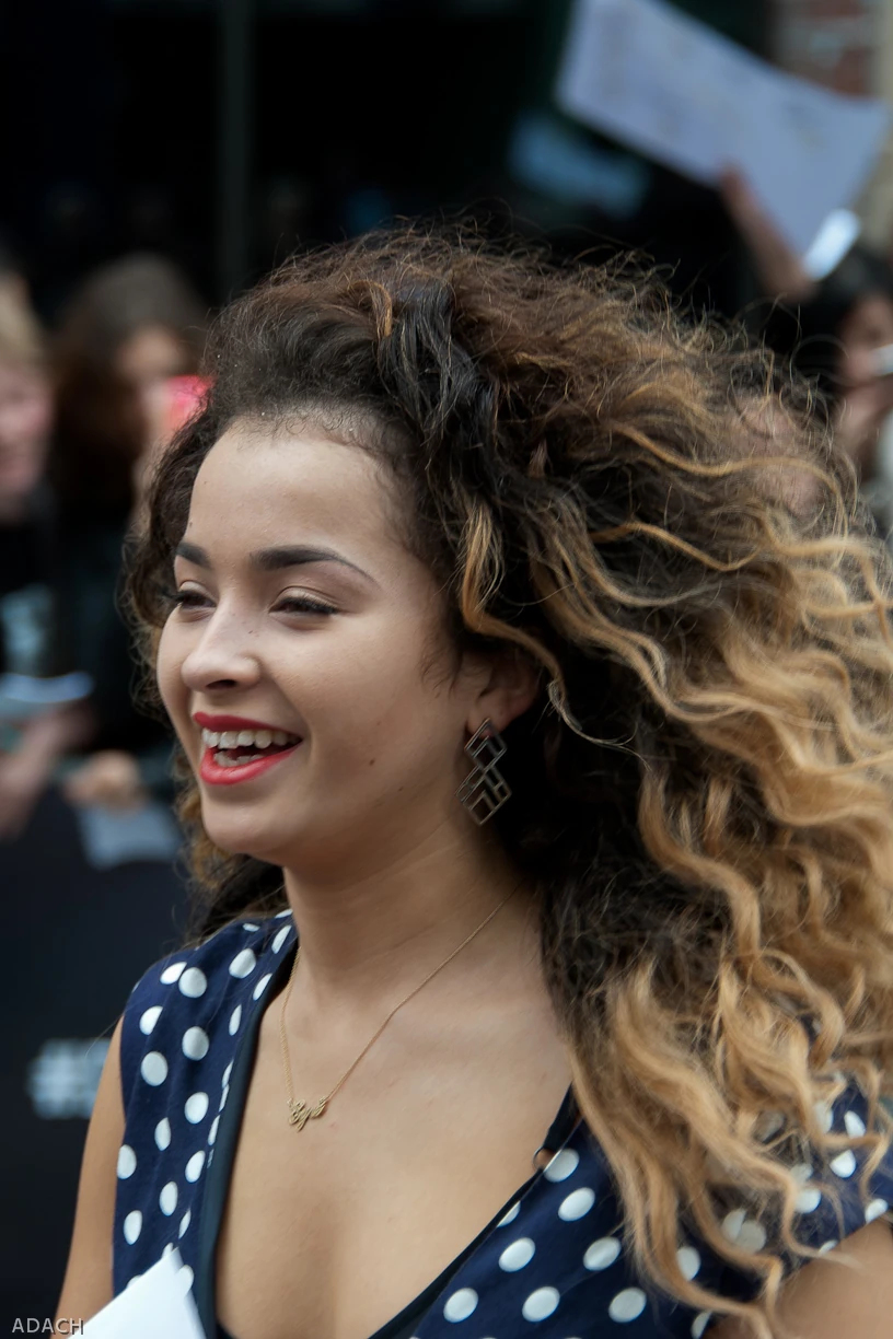 Ella Eyre | Foxes Wikia | Fandom