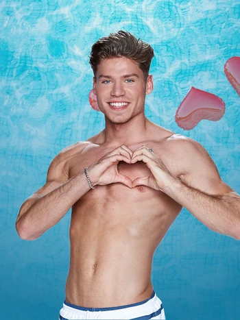 Stenn Debacker | Love Island ITV Wiki | Fandom