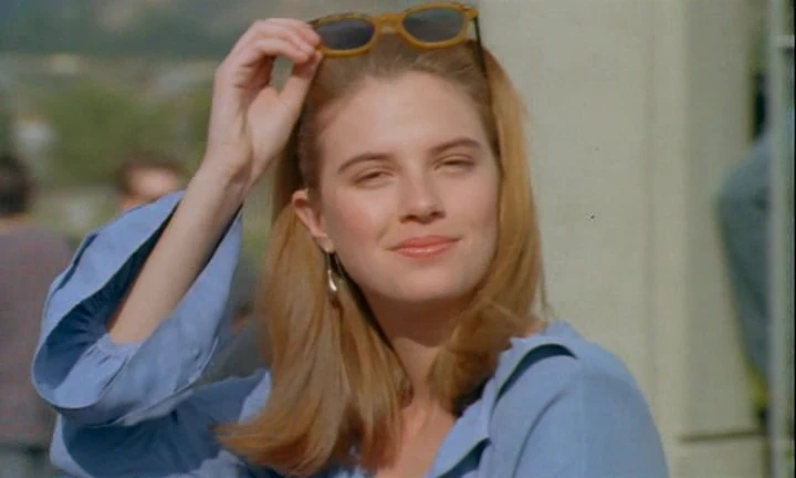 Robyn Sweeney | Love Interest Wiki | Fandom