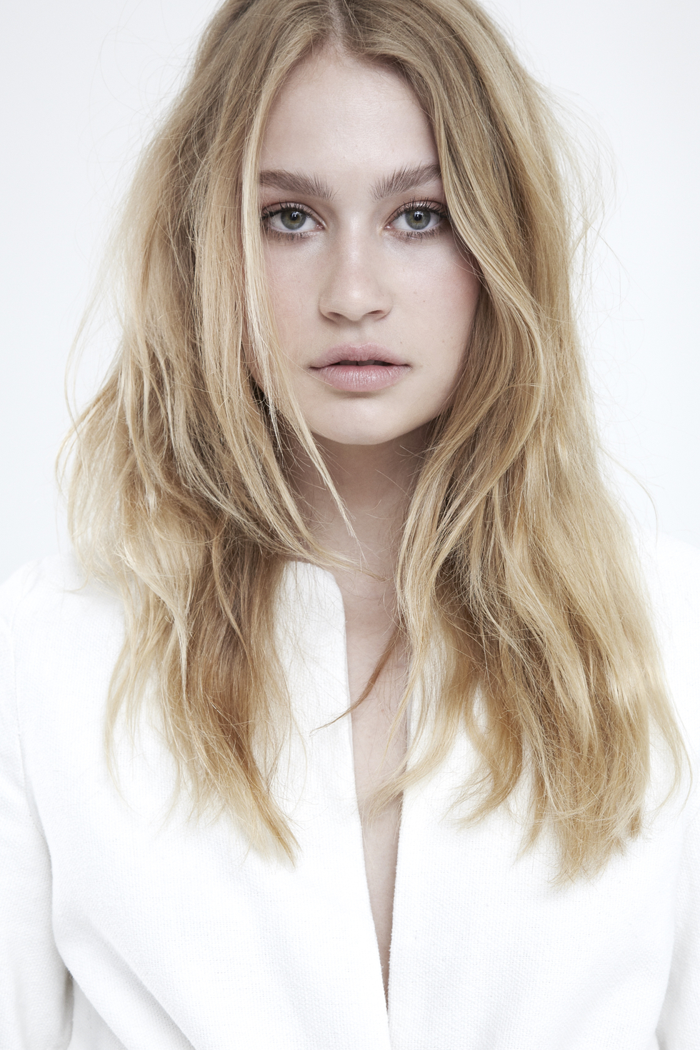 Viola Feron Lucerne Wiki Fandom