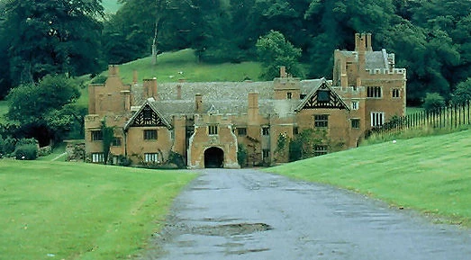 Wode Hall | Wiki L'univers d'Agatha Christie | Fandom