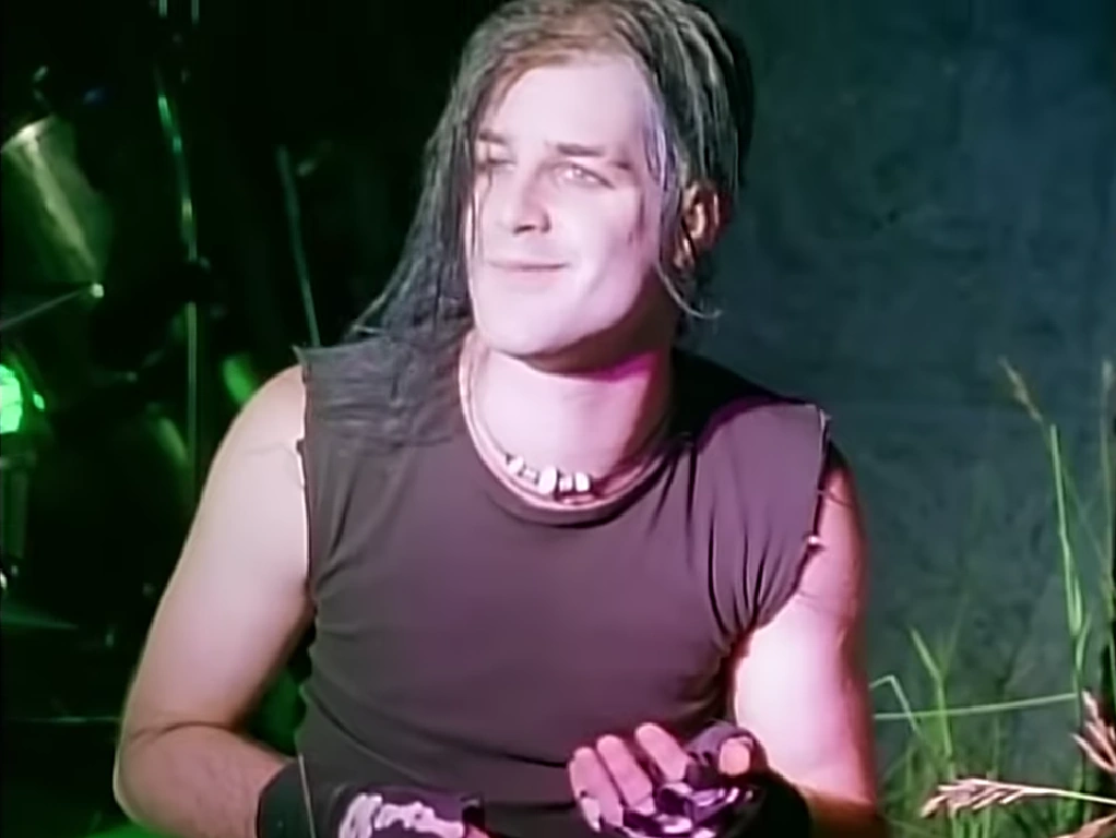 Dig Up Her Bones | Music Video Wiki | Fandom