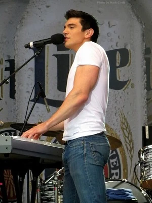 Steve Grand | Music Video Wiki | Fandom