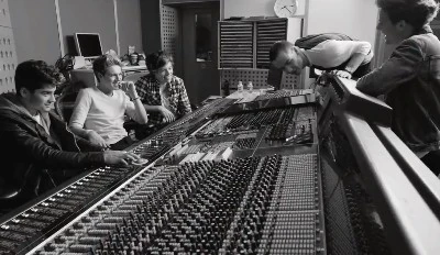 Little Things (One Direction) | Music Video Wiki | Fandom
