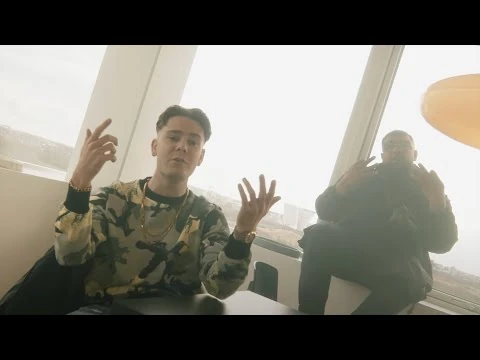 Kig Min Vej | Music Video Wiki | Fandom