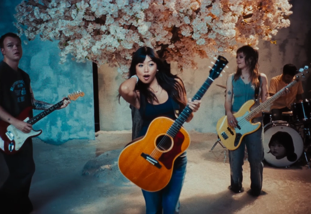 Beaches (Beabadoobee) | Music Video Wiki | Fandom