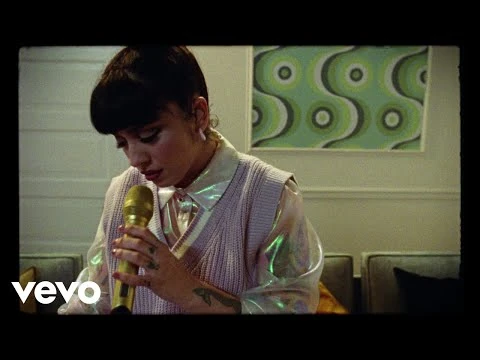 Niña | Music Video Wiki | Fandom