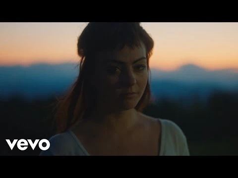 Lark (Angel Olsen) | Music Video Wiki | Fandom