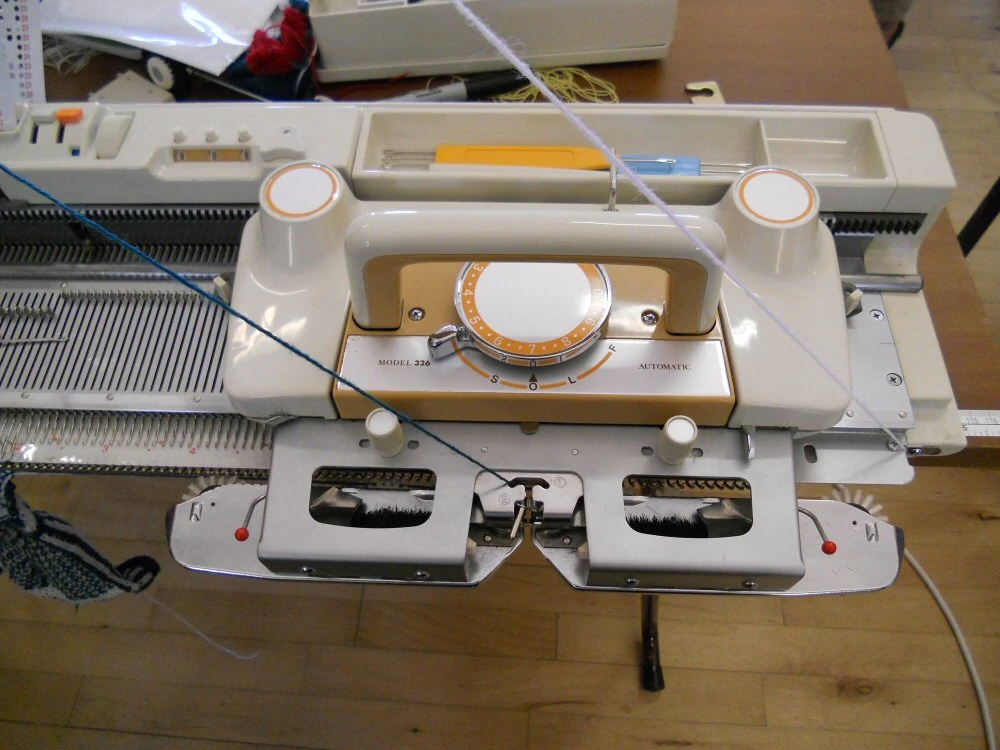 Silver 326 | Machine Knitting Wiki | Fandom