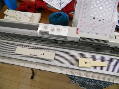 Silver 326 | Machine Knitting Wiki | Fandom