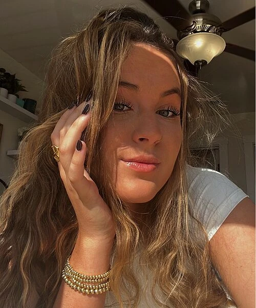 Bella Hoffheins | MackenzieZiegler Wiki | Fandom