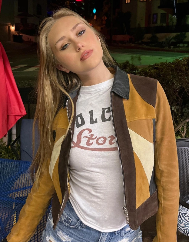 Emily Skinner | MackenzieZiegler Wiki | Fandom