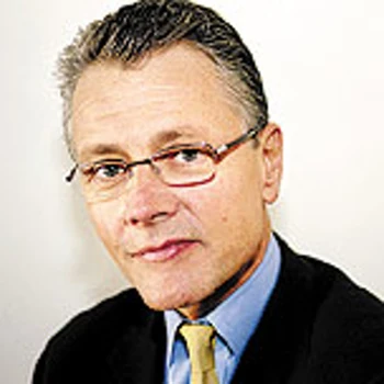 Robin Hall | Macy's Thanksgiving Day Parade Wiki | Fandom