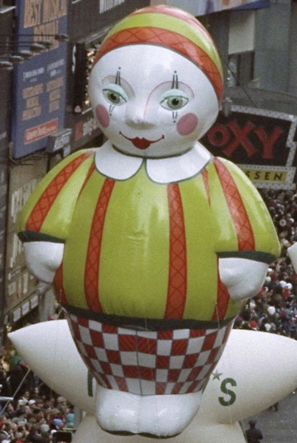 Cloe the Holiday Clown | Macy's Thanksgiving Day Parade Wiki | Fandom