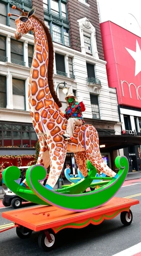 Rocking Giraffe | Macy's Thanksgiving Day Parade Wiki | Fandom