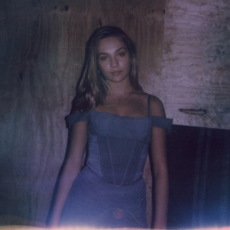 2020 Quarantine Photoshoots | Maddie Ziegler Wiki | Fandom