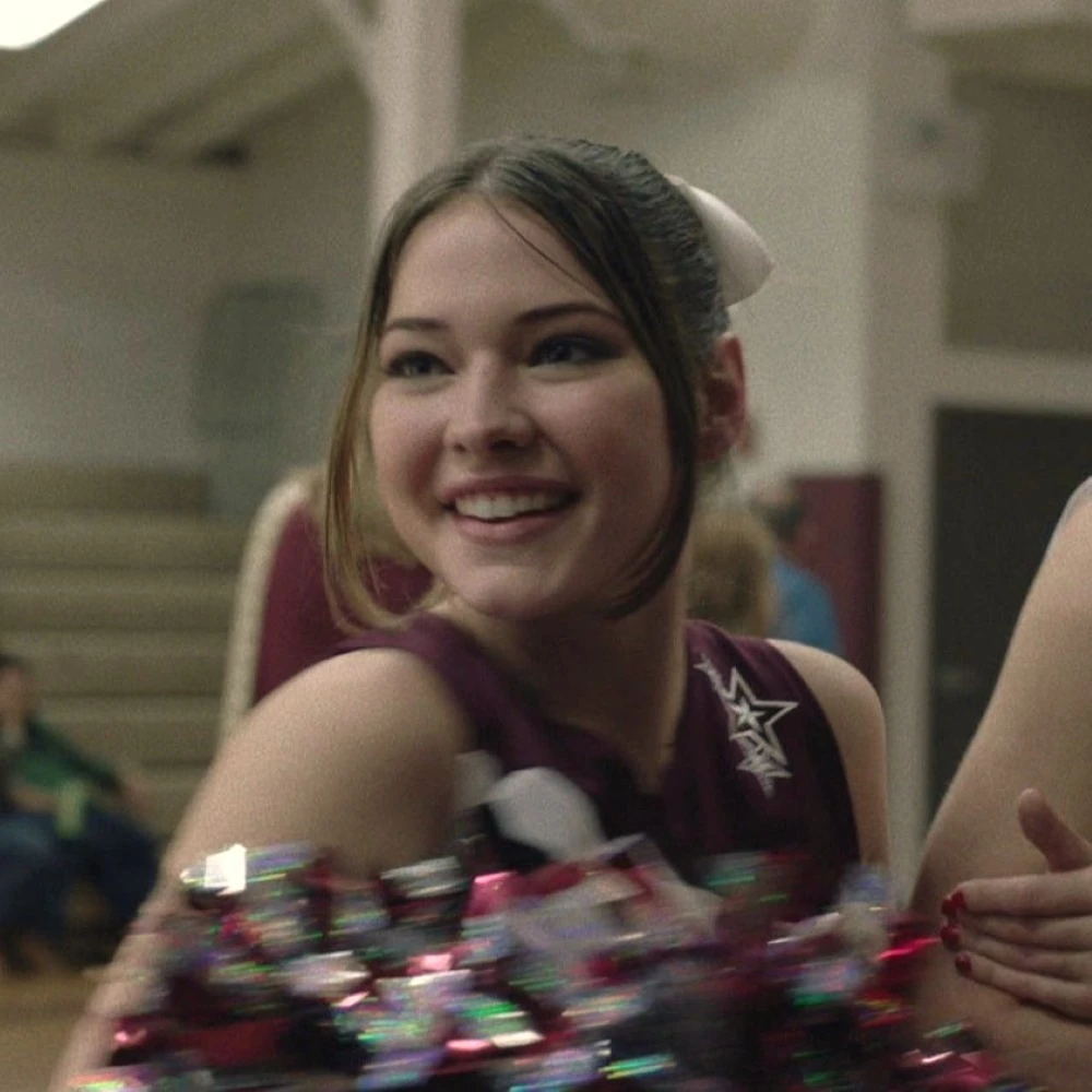 Chloe | Madelyn Cline Wiki | Fandom